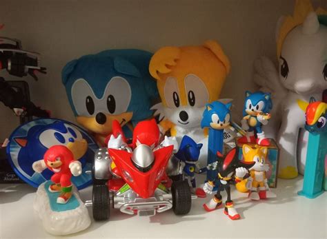 Sonic The Hedgehog Shelf Geek Culture Sonic The Hedgehog Geek Stuff