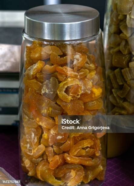 설탕에 절인 과일은 발트해 연안의 전통 과자인 초크베리로 만들어집니다 가을에 대한 스톡 사진 및 기타 이미지 가을 계절 과일 Istock