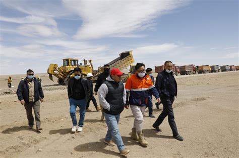 Ерөнхийлөгч төмөр замын бүтээн байгуулалтын ажилтай танилцлаа