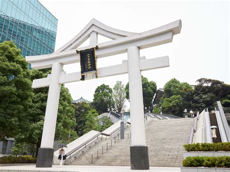 【日枝神社】東京赤坂のパワースポット！ご利益や何の神様かについて徹底解説！｜るるぶandmore