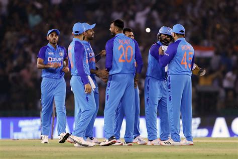 Ind Vs Aus Weather Report क्या बारिश बिगाड़ेगी भारत ऑस्ट्रेलिया पहले