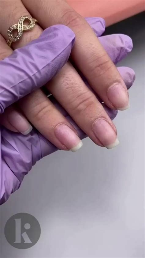 نمونه ای از ژلیش ناخن با رنک طبیعی ناخن