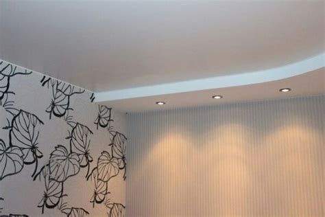 Цена на двухуровневый натяжной потолок очень сильно зависит от длинны переходов и сложности