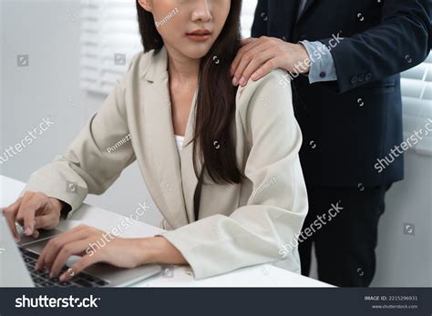 Sexsual Harassment Workplace Unhappy Female Employee库存照片2215296931 Shutterstock