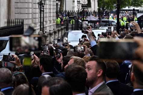 英国新首相特拉斯发表就职演讲，正式入主唐宁街10号快看澎湃新闻 The Paper
