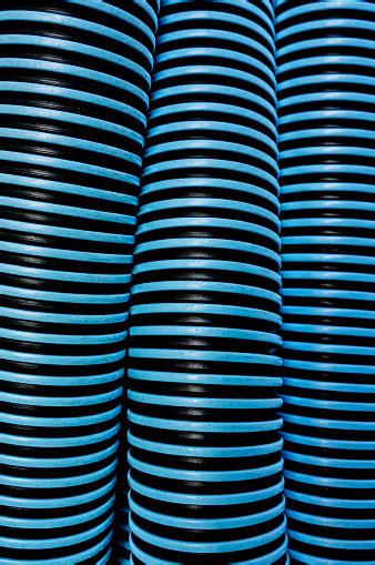 파란색 골판지 플라스틱 호스 파란색과 흰색 골판지 플라스틱 0명에 대한 스톡 사진 및 기타 이미지 0명 나선형 다중 색상