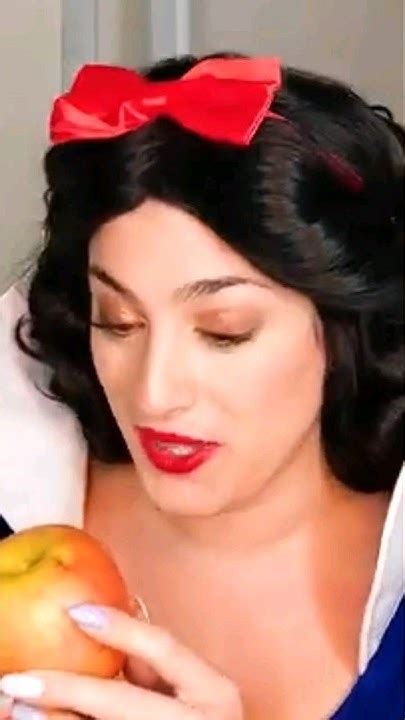 Red AvrÀ Dato Il Bacio Del Vero Amore A Biancaneve Scopritelo Cliccando Il Link Nei Commenti 😀