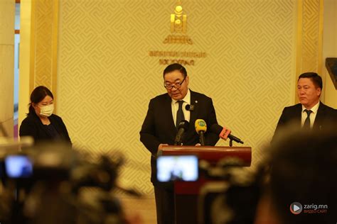 УИХ ын гишүүн Б Бат Эрдэнэ чуулганы хуралдааныг хамгийн их тасалдаг гишүүдийг танилцууллаа
