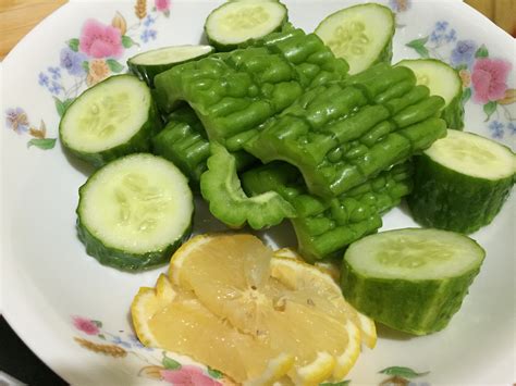 苦瓜黄瓜柠檬汁怎么做 苦瓜黄瓜柠檬汁的做法 豆果美食