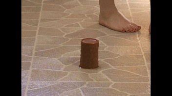 Foot Fetish Pies Sexys Aplastando Una Lata De Frijoles XVIDEOS COM