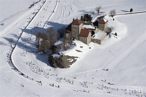 Замък на 5 века със 100 бани се продава за 30 млн долара Информационна агенция ПИК