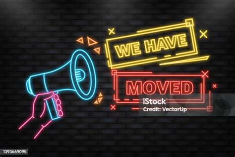 네온 아이콘 우리는 평면 스타일로 메가폰 파란색 배너를 옮겼습니다 벡터 일러스트 레이 션 개념에 대한 스톡 벡터 아트 및 기타