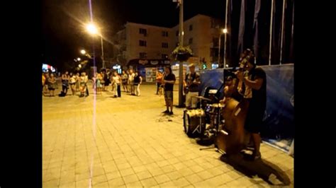 ПРЯМОТОК Мент сектор газа кавер танец мужика анапа сентябрь 2014 Youtube