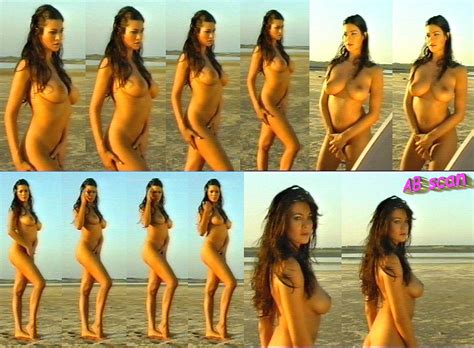 Manuela Arcuri Nude Pics Página 1