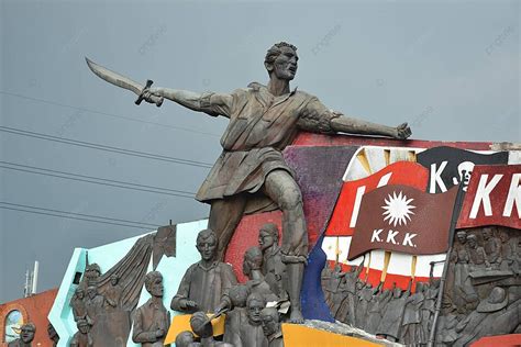 Bonifacio Shrine In Manilaphilippines Monument Revolution Andres