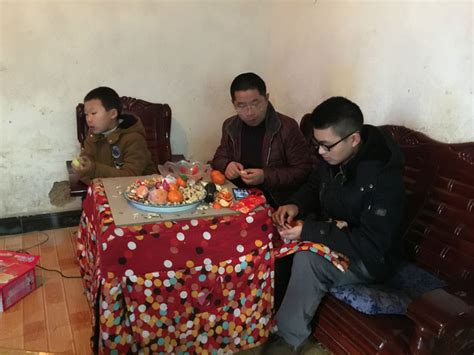龙山农商银行：洗车党支部慰问贫困大学生 湖南省农村信用社联合社