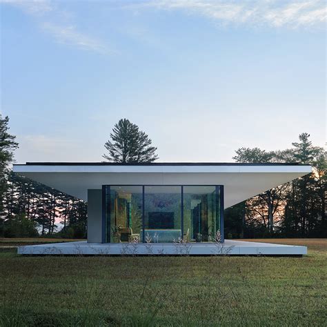 Glass House Architecture Exceptional Modern Glass House Overlooks A