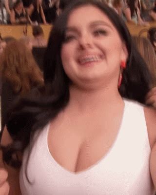 Ariel Winter Before Breast Reduction Sex Gifs Porn XXX GIFs PICTOA
