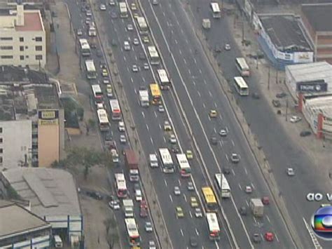 Vídeo Avenida Brasil Com Trânsito Lento Em Direção Ao Centro Na Manhã