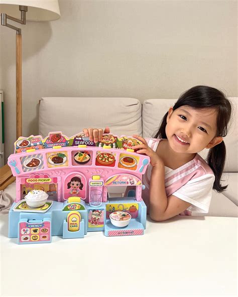 하루의 육아기록 광고 하베브릭스 잼잼이 딸랑이🤍 아기 손목에 부담 없는 초경량 딸랑이에요 아기손에 최적화된 사이즈와 뛰어난 그립감으로 하루종일 잡고 흔들고 요즘 우리