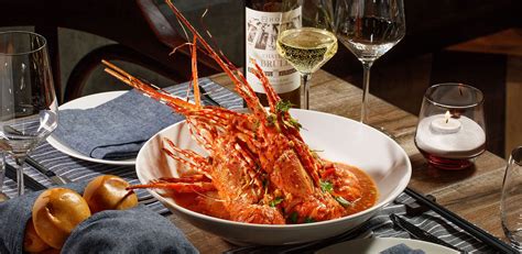 Ngon Gallery Restaurant에서 랍스터 옵션이 포함된 해산물 뷔페 저녁 식사 나트랑 Kkday