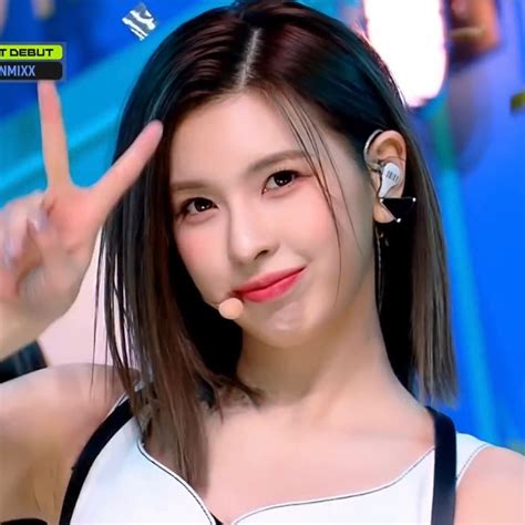 Pin Oleh ˚ ༘ ೀ⋆｡˚ Di Kpop Girls