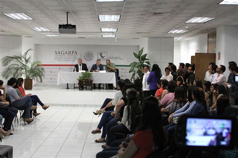 Árni M Mathiesen En Visita De Campo Al Principal Puerto Pesquero De México Comisión Nacional