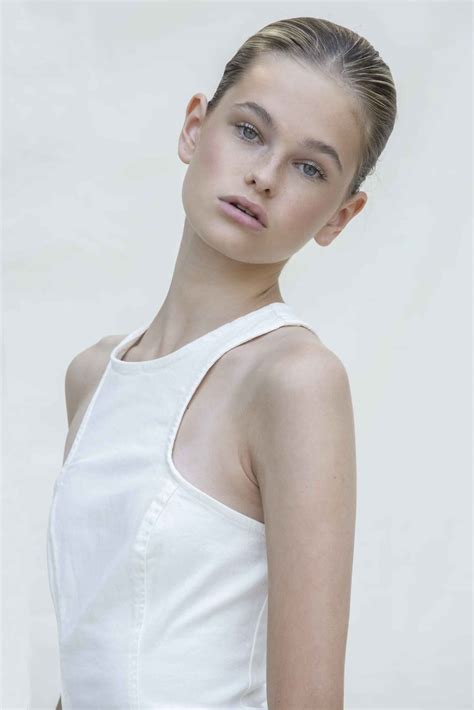 Lola Editorial Model Management