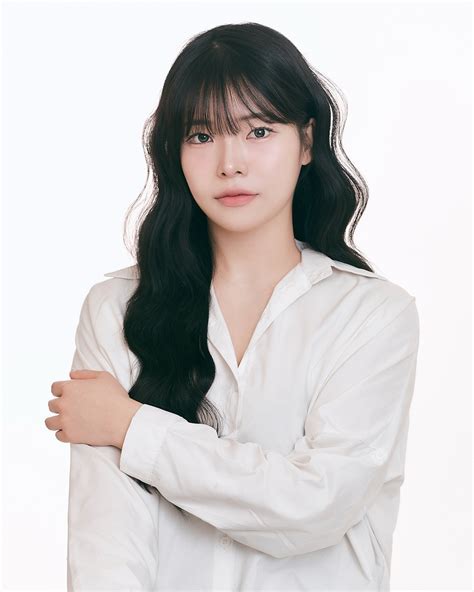 챠이 리아쌤 ⋆ ̎⋆ 레이어드컷｜탈색｜염색｜남자커트 드라이｜업스타일｜ 플럼바이올렛 컬러💜 영롱한 빛을 뽐내는 바이올렛 컬러입니다 ₊⁺⊹ 은은한 자주색과