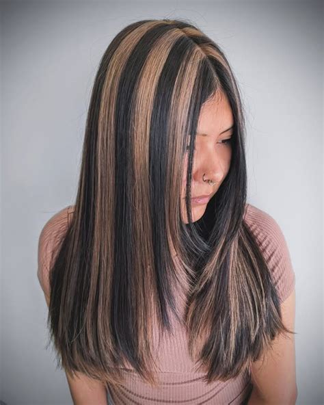 25 Skunk Stripe Hair Color Ideas That Are Too Cool For 2025 Trendy