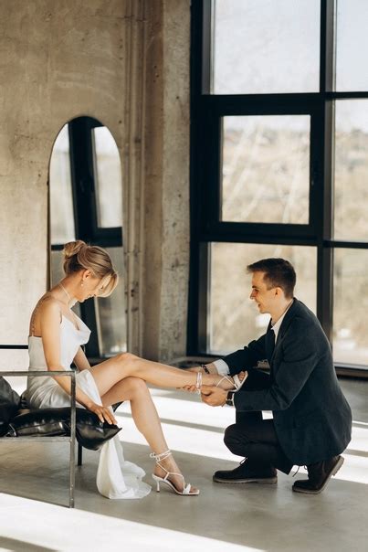 Если я снимаю пары то конечно же я снимаю и свадьбы Я всегда чувствую особую значимость в