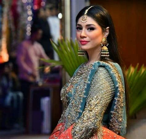 Sidra Batool Looked Stunning At A Wedding Reviewitpk