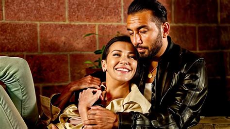 فیلم عاشقانه دوبله فارسی رابطه ی عاشقانه ی یک پسر مافیایی با یک مادر