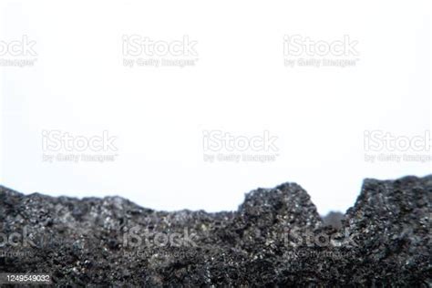 석탄 조각과 텍스트 또는 헤드 라인에 대한 빈 장소와 배경 프레젠테이션 포스터 소책자 표지 또는 웹 사이트 헤더용 템플릿입니다 공장 산업 건물에 대한 스톡 사진 및 기타