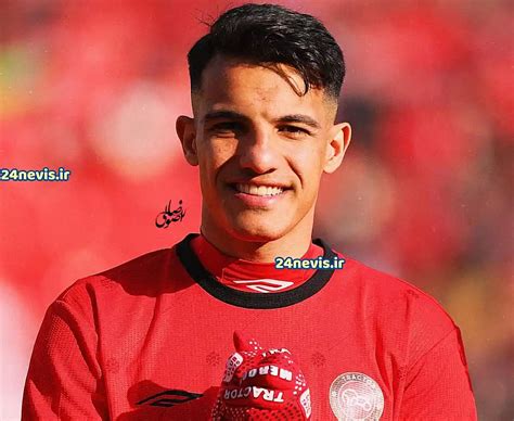 بیوگرافی امیرحسین حسین زاده از تراکتور تا آقای گل لیگ برتر عکس ها 24