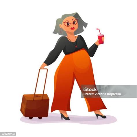 여행 가방을 들고 손에 음료수를 들고 여행하는 노인 여성 세련 된 노부인 만화 스타일의 벡터 일러스트 레이 션 가방에 대한 스톡 벡터 아트 및 기타 이미지 Istock