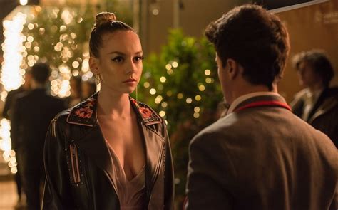 Elite Carlas Actress Ester Exposito Will Return For Season 5 Of The