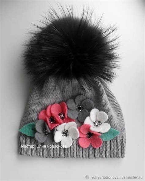 Купить или заказать Вязаная мериносовая шапка для девочки в интернет магазине на Ярмарке М… в