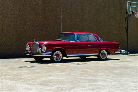 1963 Mercedes Benz W111 220se Coupe
