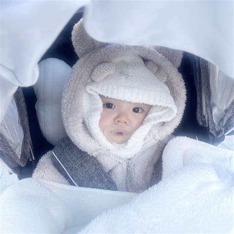 낯꽃피다 실장 윤주 히피펌 굵은히피펌 물결펌 L 합정미용실 포슬포슬 푸들히피펌 🐣 얇은 모발에 볼륨과 생기를 더해요 💛 ⠀ Notggotofficial 낯꽃피다