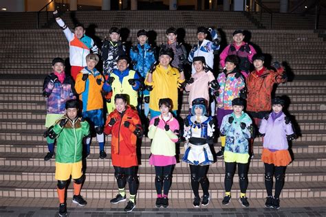 「逃走中×逃走中 グレートコラボsp」の出演者たち。 C フジテレビ ウエラン、岡野、しんいち、春日、アンガ田中「逃走中」アニメコラボsp