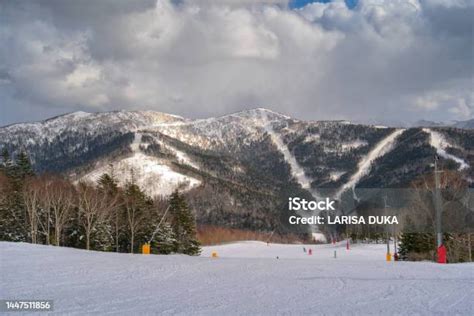 스키 리조트 마운틴 에어 리조트 유즈노사할린스크 러시아 0명에 대한 스톡 사진 및 기타 이미지 0명 겨울 경관 Istock