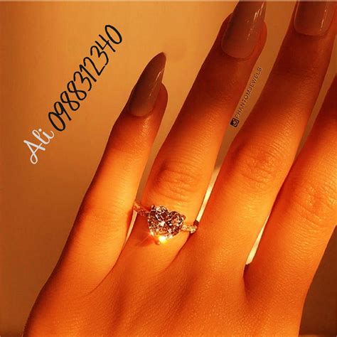 اكسسوارات وحقائب علي