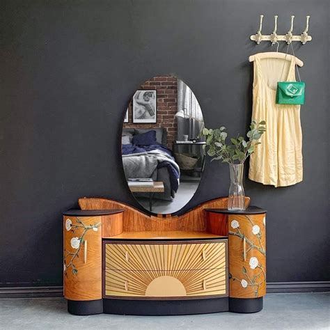 Art Deco Dresser With Mirror And Vase