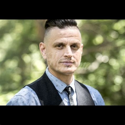 Животът на Йордан от Фермата като сапунен сериал изплуваха тайни от миналото му Снимки