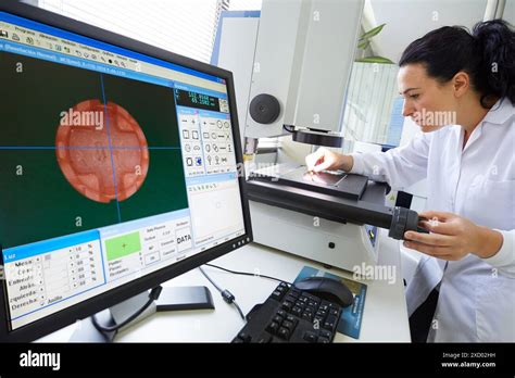 Quick Image Vision System For Non Contact Measurement Technical Measuring A Piece By Image