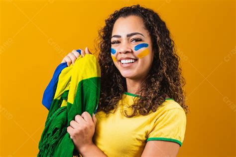Mulher Torcedora Brasil Copa Do Mundo Bandeira Do Brasil Download