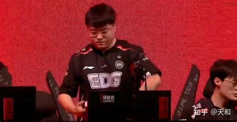 Lol Rng零封edg，uzi四杀泽丽无力回天，edg教练回家养猪吧！ 知乎