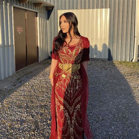 Pin By Helinheseni On Kurd Classy Prom Dresses Traditional Outfits