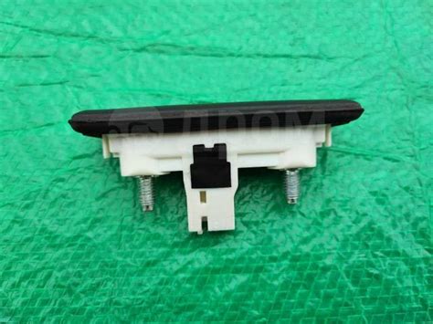 Купить Кнопка крышки багажника Шкода Суперб 2, Фабия в Москве по цене ...